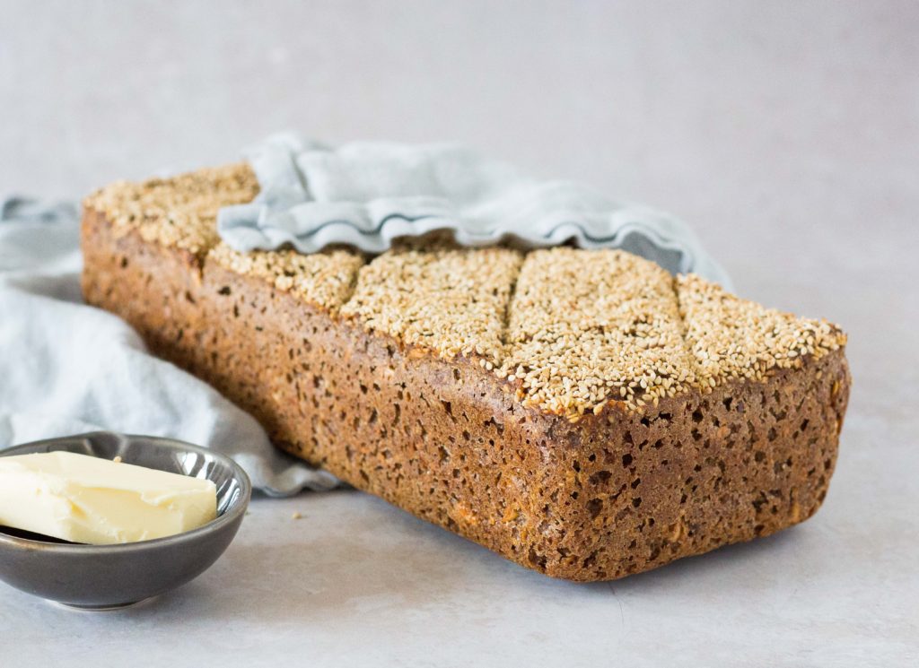 Rugbrød med surdej og kerner - Pilens Køkken